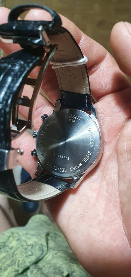 Кварцевые часы Tissot почти новые