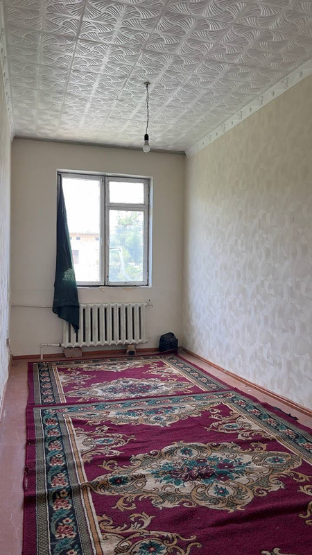 Срочно продаётся квартира без ремонта !