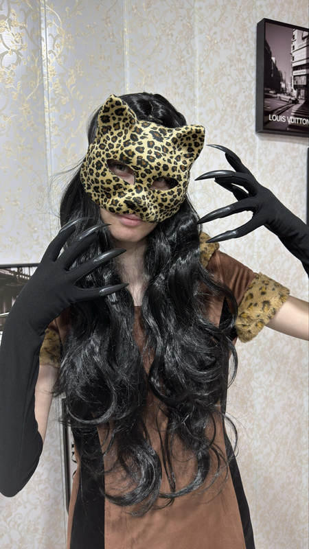 Костюмы, маски на прокат.