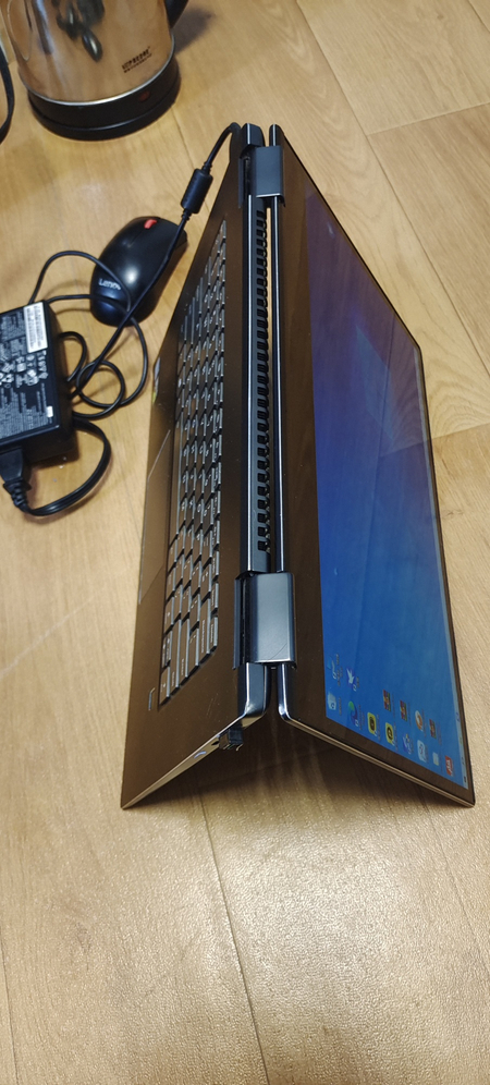 LENOVO yoga720-15IKB
