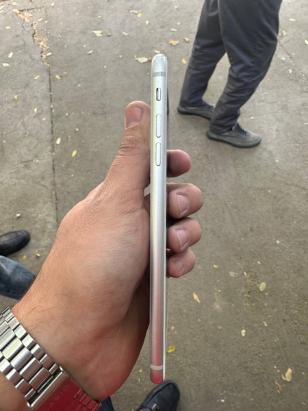 Iphone 8+sotiladi 64gb