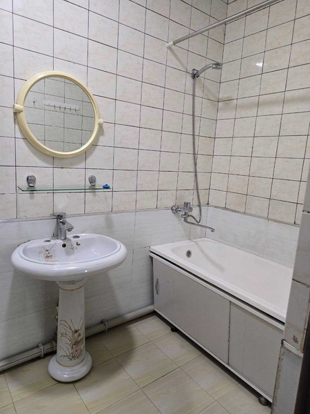 Срочно продам 3 х комнатную квартиру на Шота Руставели (м999)