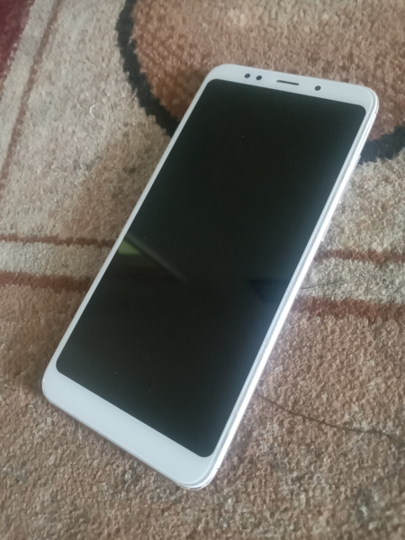 Redmi 5 plus 4 / 64 ichki xotira