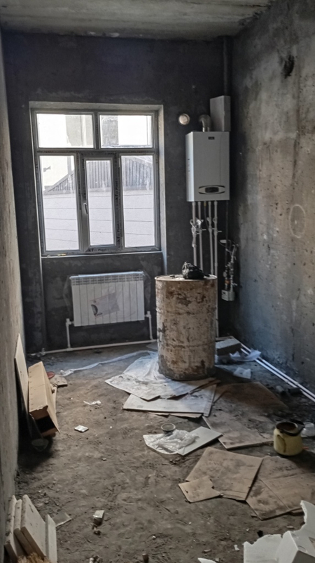 Продается дуплекс на 1 этаже 4 этажного дома.Тошкент район