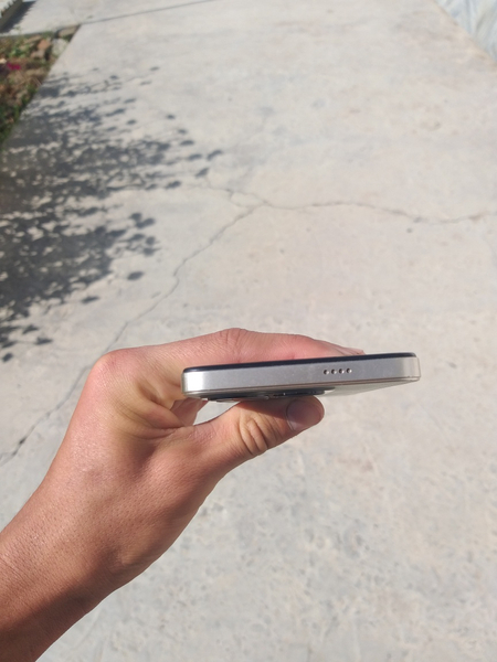 Tecno Spark 20c kafolati bilan