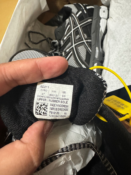 Продаются кроссовки спортивные ASICS