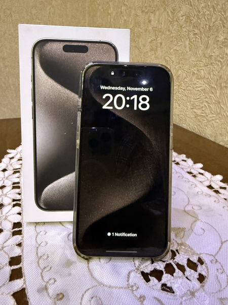 iPhone 15 Pro 256 ГБ, Natural Titanium — Отличное Состояние!