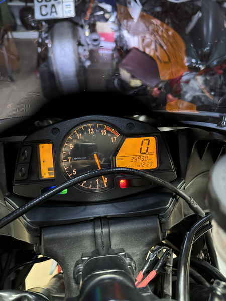 Продаётся honda cbr600rr 2011 доки в оригинале только за нал продаётся