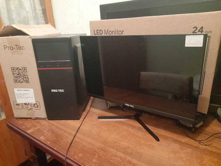 Продам компьютер на базе процессора i3-12100 c LED монитором 24''
