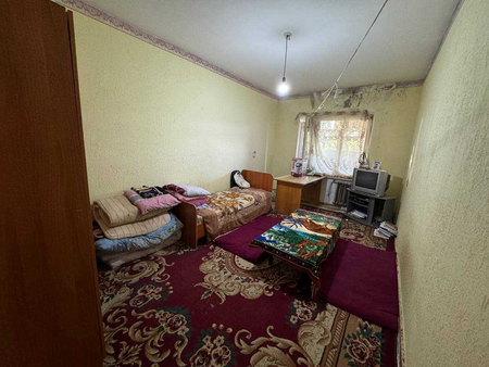 Srochna Chirchiqda 9-mikrorayonda 2 xonali(4-etaj) uy sotiladi