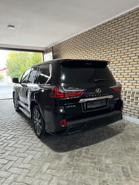Lexus 570 sport plus