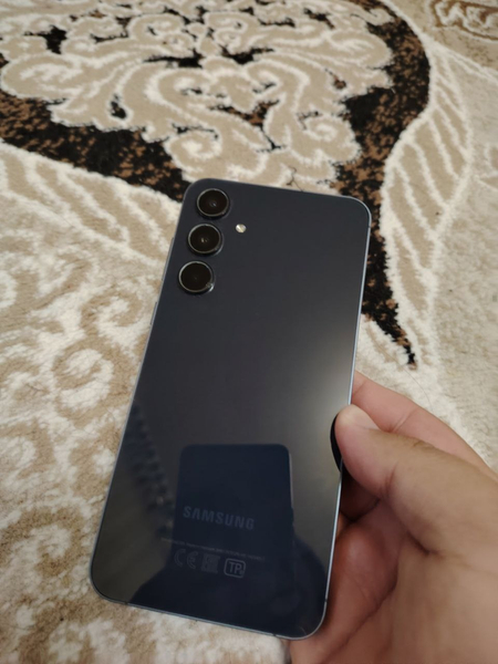 Samsung Galaxy A55 5G 8/256GB srochna sotiladi.