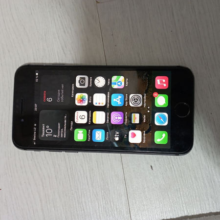 Iphone 8 sotiladi 64 gb