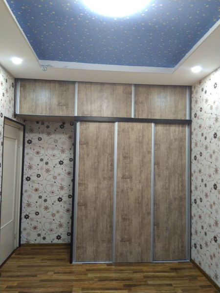 2/4/4 ТТЗ-2 ориетир Базар. Балкон 1.5×6. 50м². Не торцевая