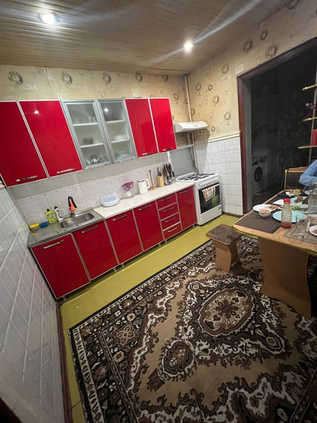 Сдаётся в аренду за 350. 3 комнатная.яшнабацкий район.