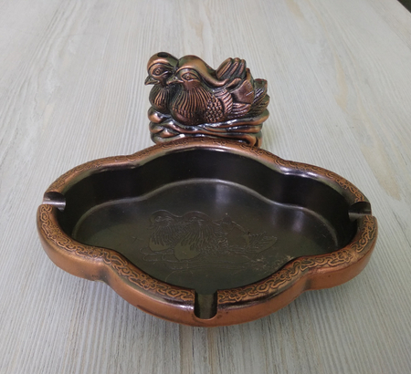 Зажигалка и пепельница новые