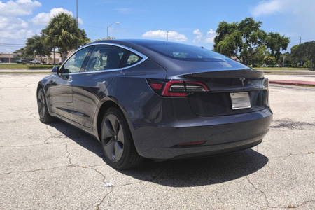 Skidka !Tesla Model 3
