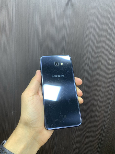 Samsung J4 + sotiladi Ideal holatda