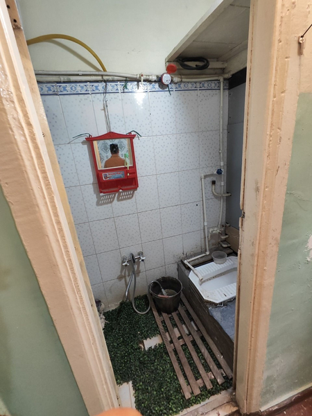 1 xonalik uy sotiladi 2 etaj balkonlik