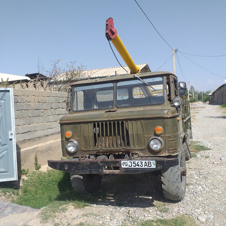 Gaz 66 Yamabur sotiladi 1990 yil xolati alo ishlab turibti