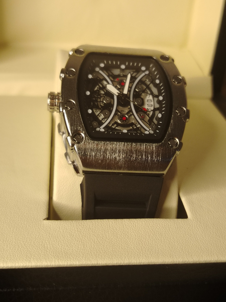Часы Richard Mille с оригинальным сертификатом покупки