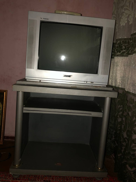 Televizor sotiladi Tact