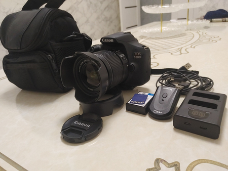 Canon 1300D Fotoaparat holati ideal tez sotiladi komplektlari yangi