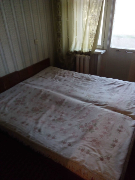 Продам 2 к малогабаритную аж кв на    23 квартале Чиланзара 3 /5 кирп.