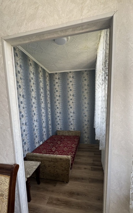 .Продам 1х2комнатную подевро балкон 2х6м 42м2 в Сергели 2квартале 49т$