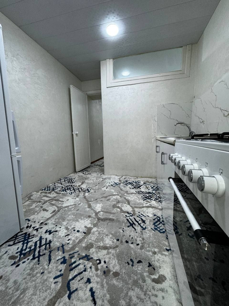 Продам 1 ком 2х6 балкон 44 квадрата  4мик