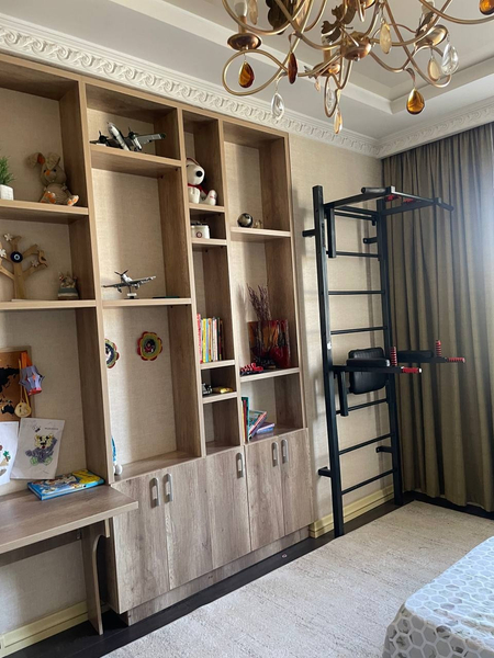 Срочно продаётся квартира 212 кв.м новостройка центр