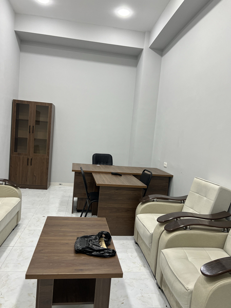 Ofis 100 kv xamma sharoyiti bilan chilonzor 24 kv navostroykani 1