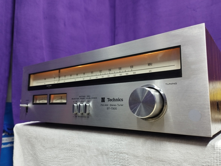 Тюнер(радио) Technics ST-7300. Состоянии идеал.