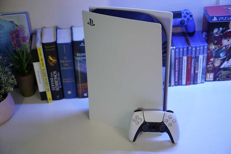 Продам PlayStation 5 CD непрошитый + 2 джостика, фирменный бокс, диски