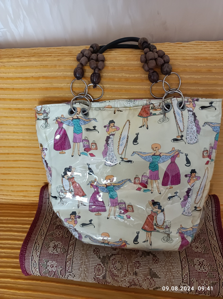 Сумки дорожная и дамская