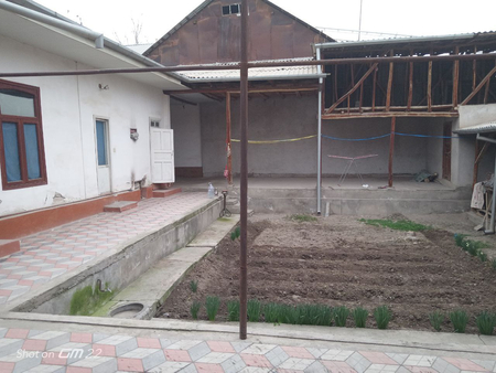 Уй сотилади 5 сотик 7 хонаси бор