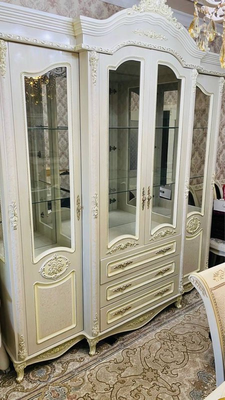 Хелги (сервант сотилади)