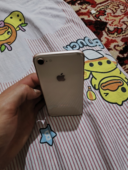 Iphone 8 64 xotira akumlatori 100 usilinni