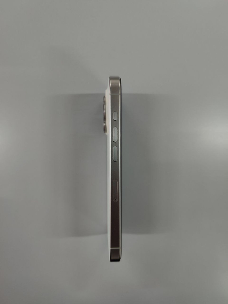 (sal kam YENGI! 100 yomkost) iphone 15 Pro