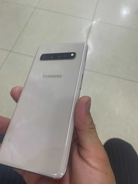 Samsung S 10 5g gold idyal