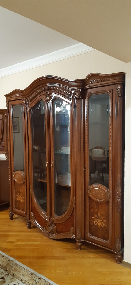 Итальянская мебель. Витрина Linea B. Ведущий бренд Италии.Стенка Горка