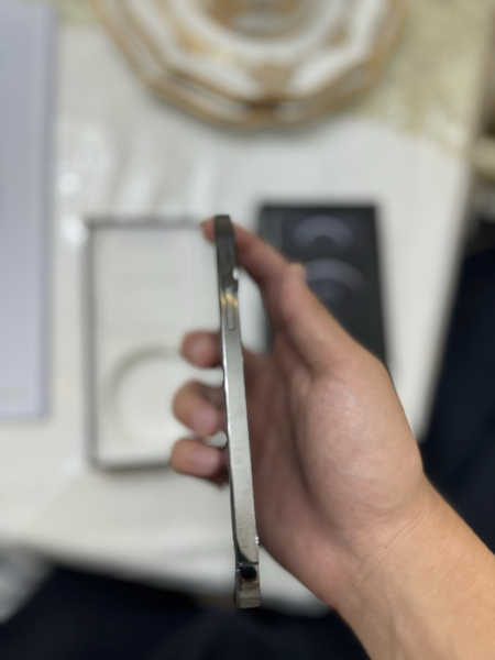 Iphone 12pro qora 128gb kar dok yoki abmen