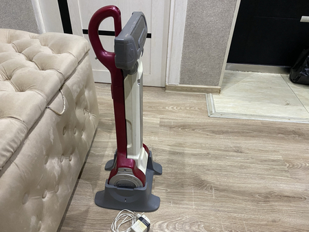 * Black & Decker ручной вертикальный пылесос (требуется замена аккумул