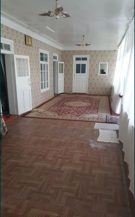 Hovli sotiladi...