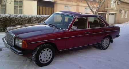 Mercedes Benz W123 230D