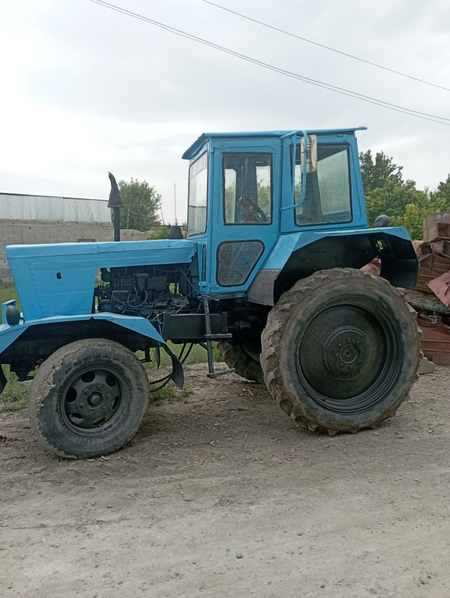 MTZ 80 Traktori sotiladi