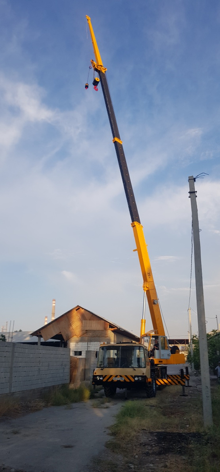 Avto Kran Dnepr 25 t sotiladi.