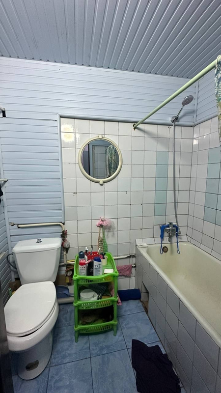 Продам 2 ком квартиру с балконом 2х6