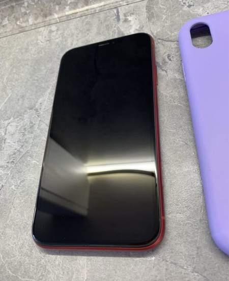 Iphone XR RED sotiladi