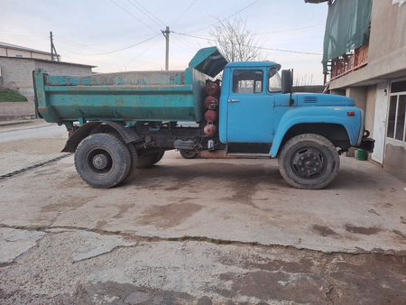 Zil 130 sotiladi.